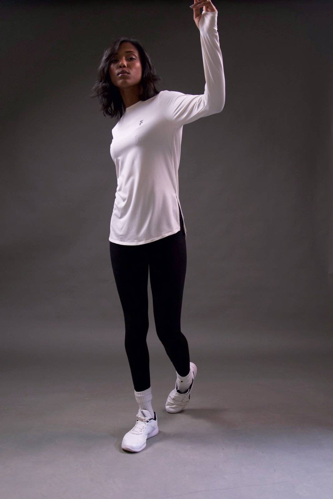 PERFORMANCE EXTENDED LONG SLEEVE TOP - White – FIT TRIBE